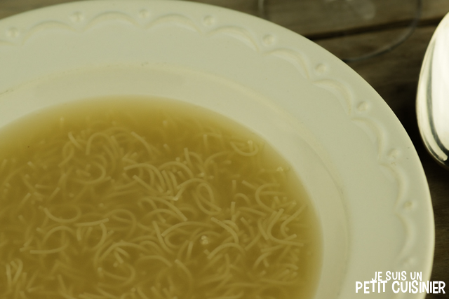 Recette de soupe de poulet aux vermicelles (avec un bouillon de ...