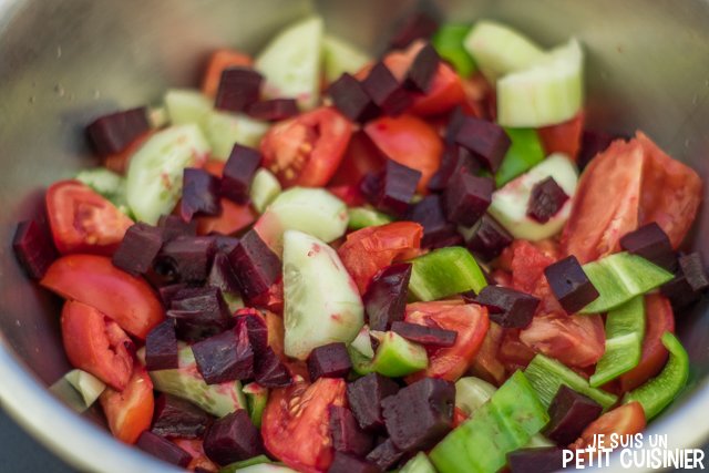 Gaspacho de betterave rouge au fromage frais (recette facile)