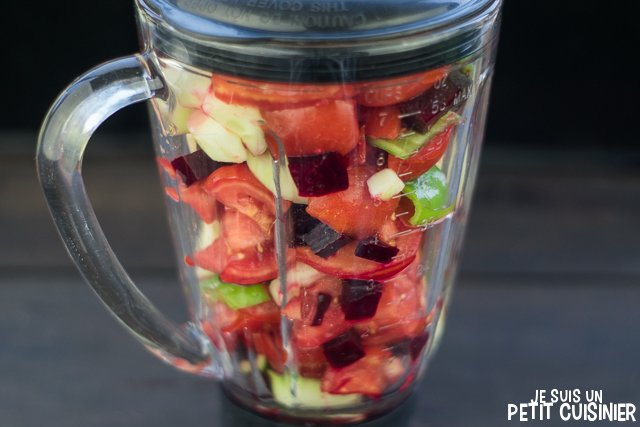 Gaspacho de betterave rouge au fromage frais (recette facile)