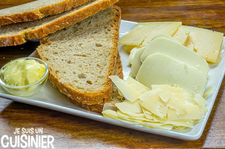 Recette de sandwich au fromage fondu (grilled cheese sandwich americain).