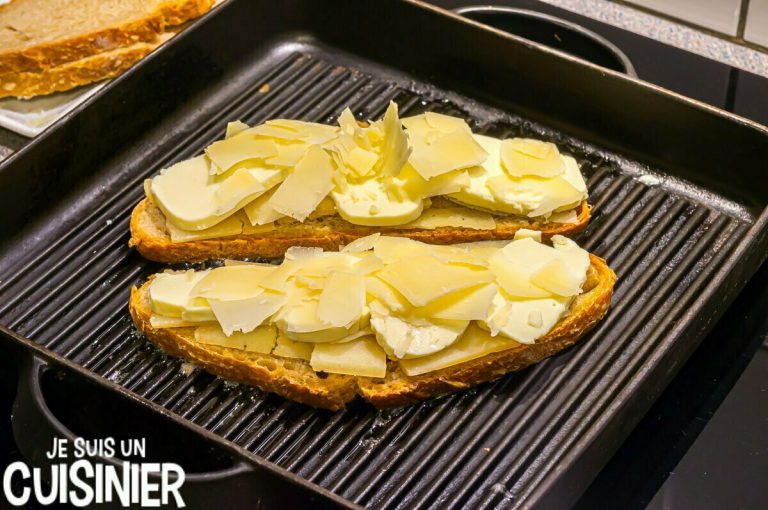 Recette de sandwich au fromage fondu (grilled cheese sandwich americain).
